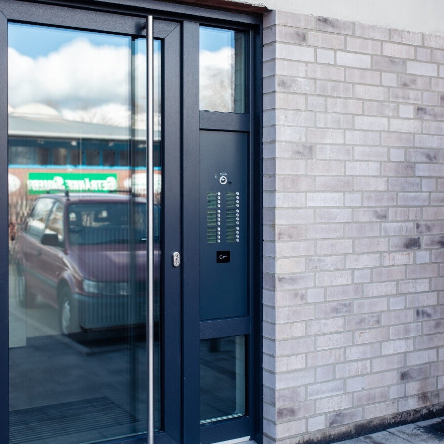 DINA: Inbouw Intercom met digitale namen