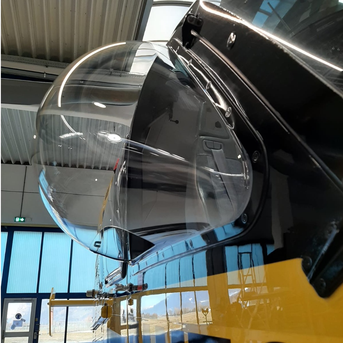 Pilot Vertical Reference Bubble Windows